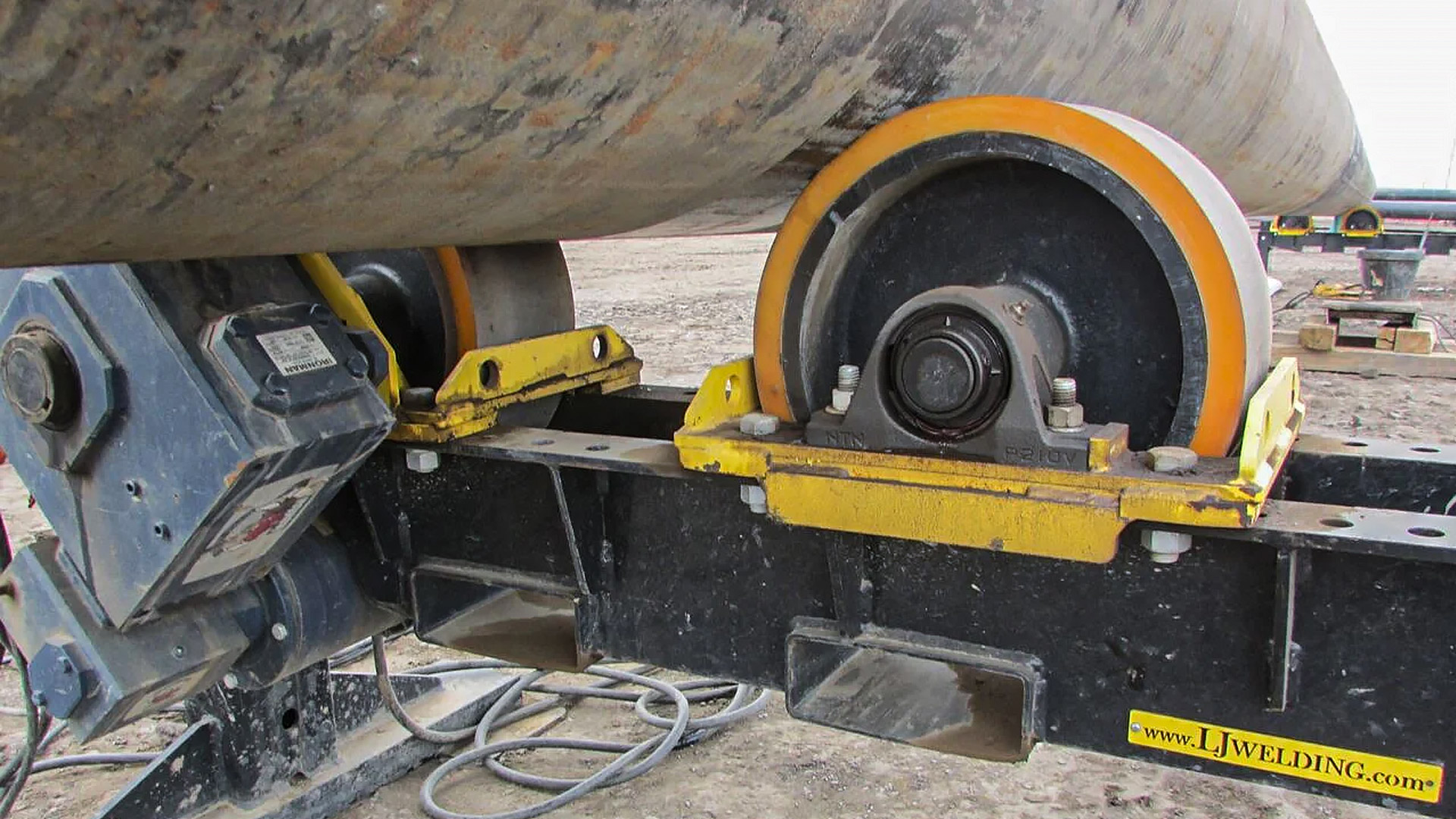 12-Ton Height Adjustable Vessel Rollers: 06R-100A/200